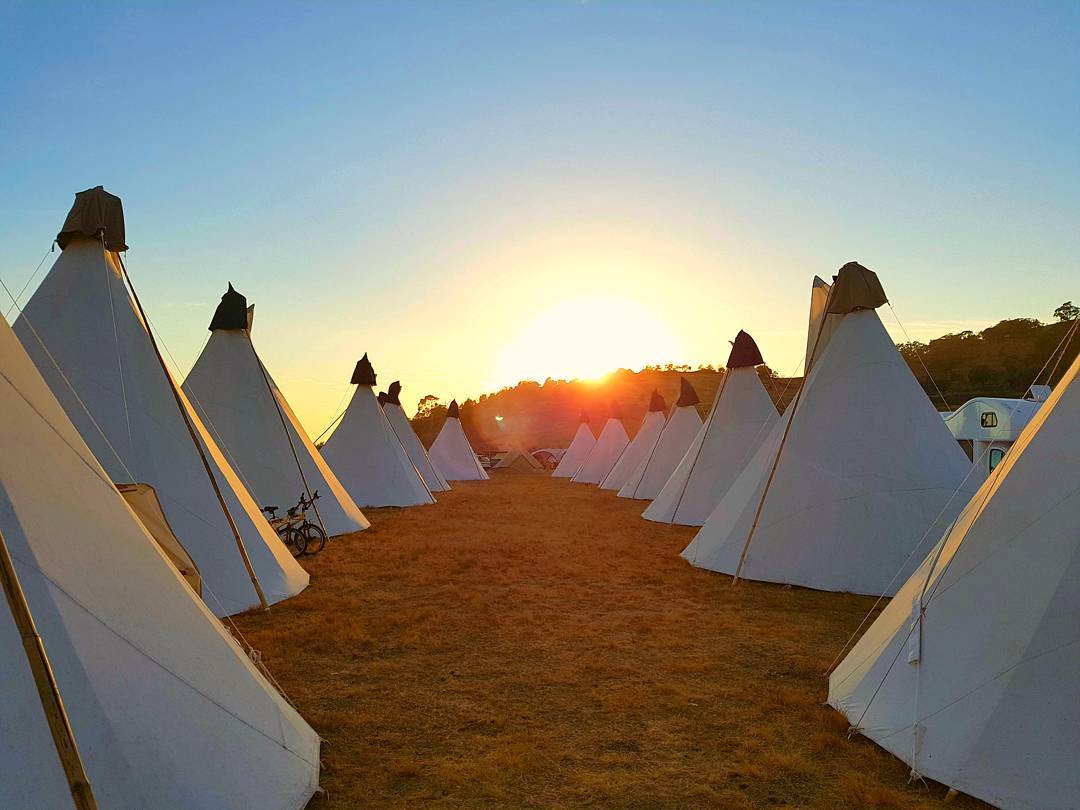 Contact – Rainbow Tipis